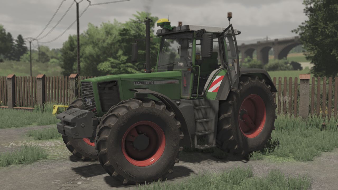 Fendt Favorit 800/900 Crawlers, Forest, IC FS22 - KingMods